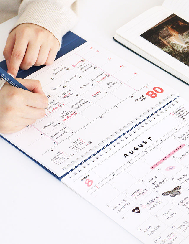 2025-2026 Desk Calendar + Undated Scheduler – dubudumo